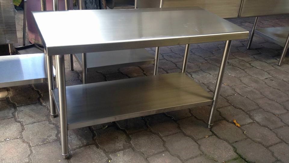 MESA DE TRABAJO TIPO ISLA CON ENTREPAÑO MESA DE TRABAJO TIPO ISLA CON ENTREPAÑO